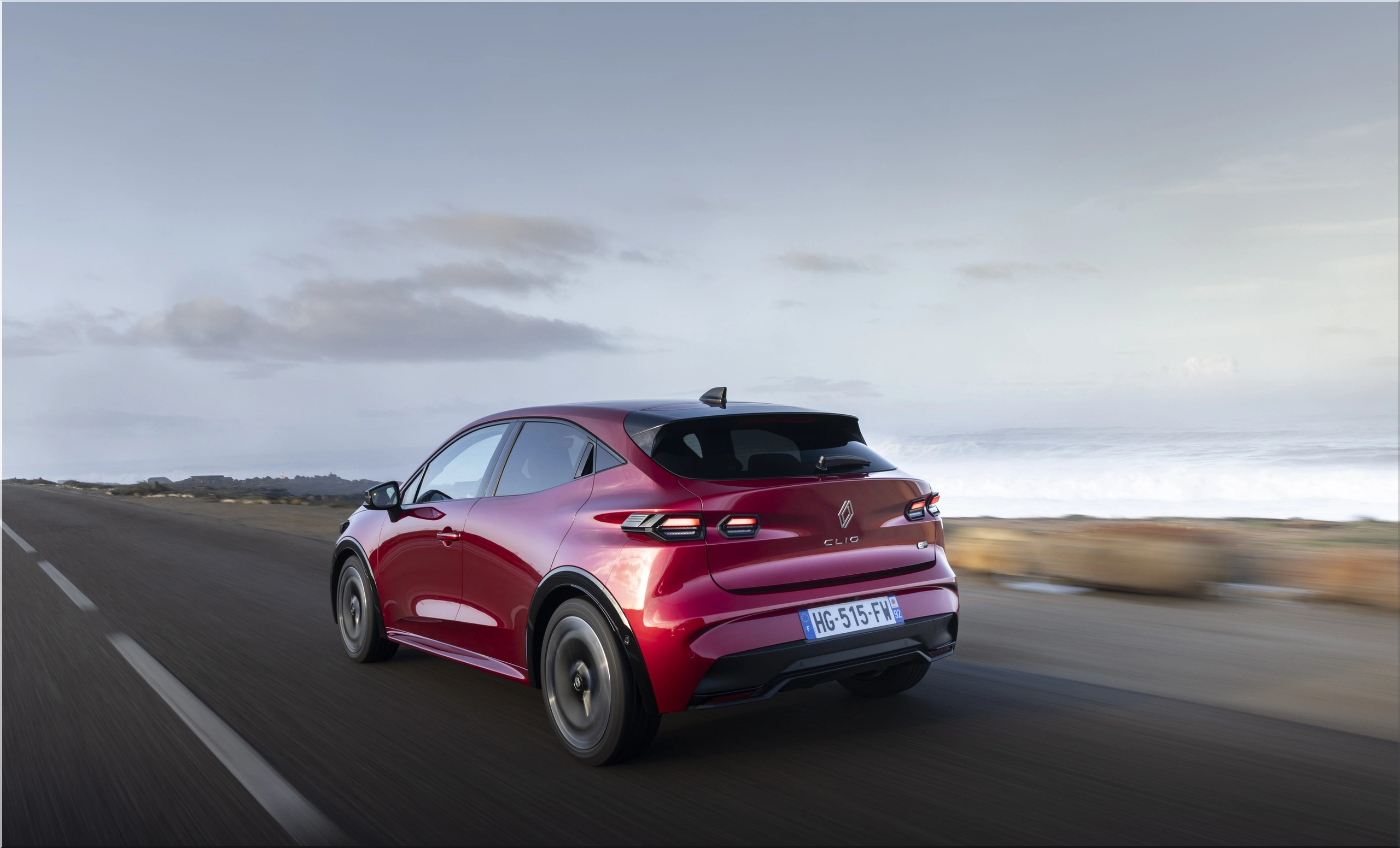Renault Clio 2026: Upgraded Hybrid, Wider Stance, and 1,000 km Range ...