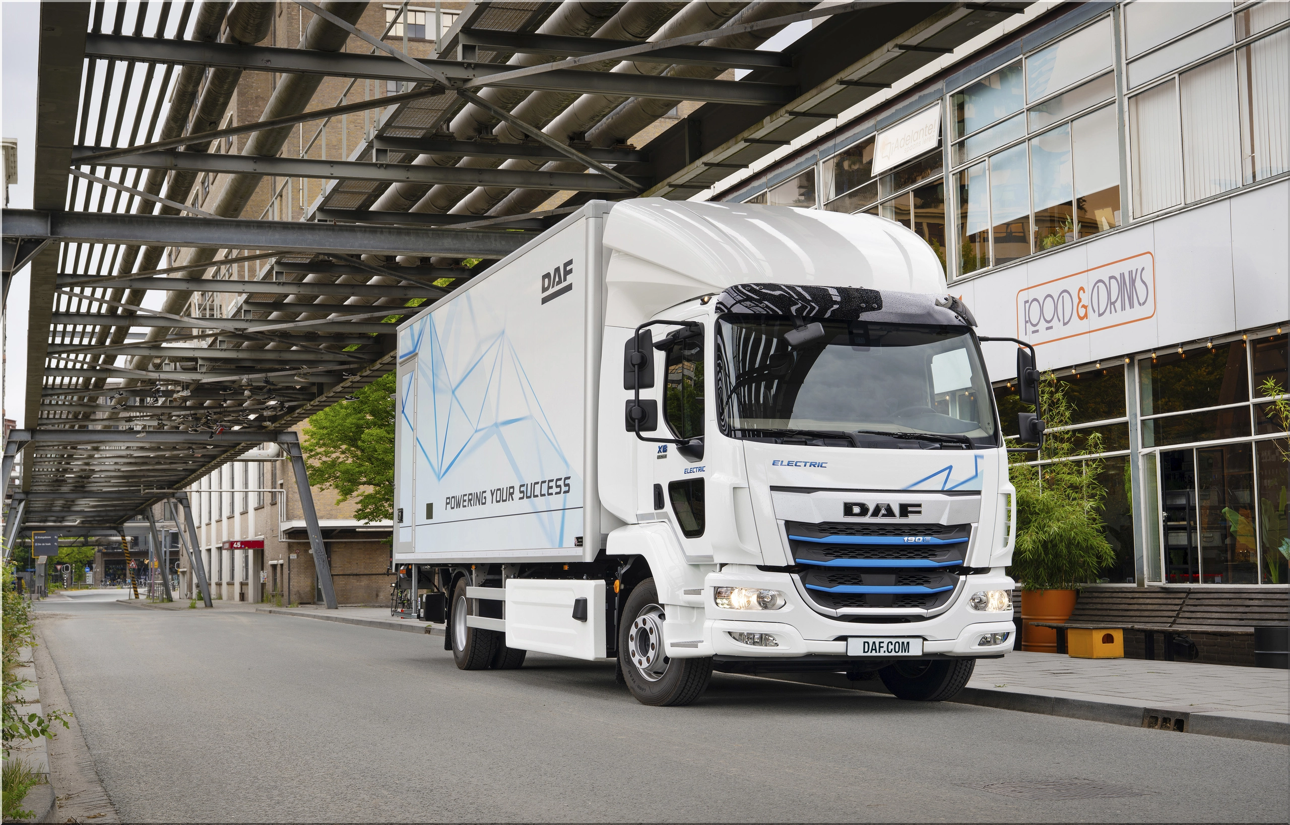 DAF Electric Trucks 2025: XD, XF, XB: Specs, Range, and Charging | Panorica