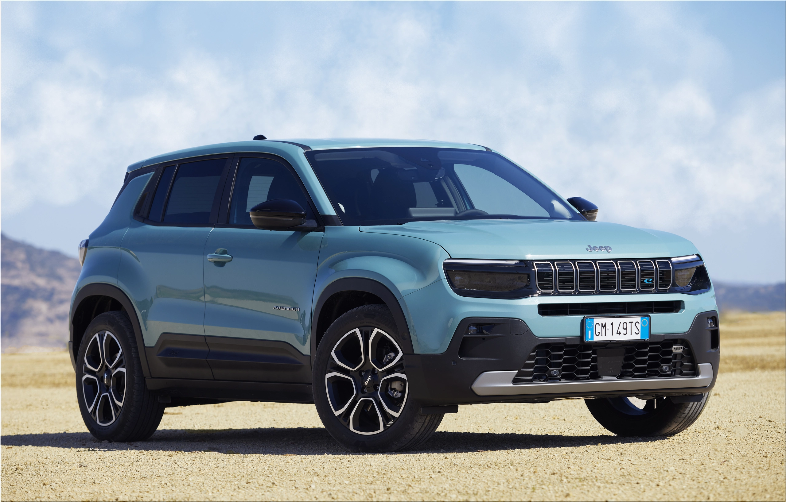 Jeep Avenger e-Hybrid: A New Plug-in Hybrid SUV for Europe | Panorica