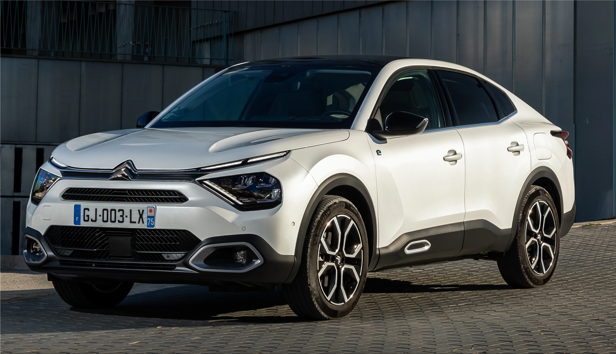 Citroen e-C4 X: The Electric Crossover That Goes Further | Panorica