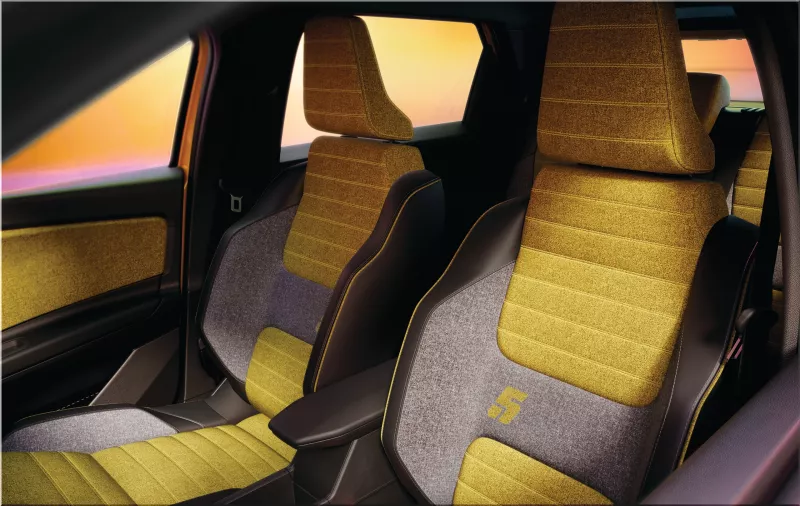 The 2025 Renault 5 E-Tech: A Futuristic Electric Hatchback | Panorica